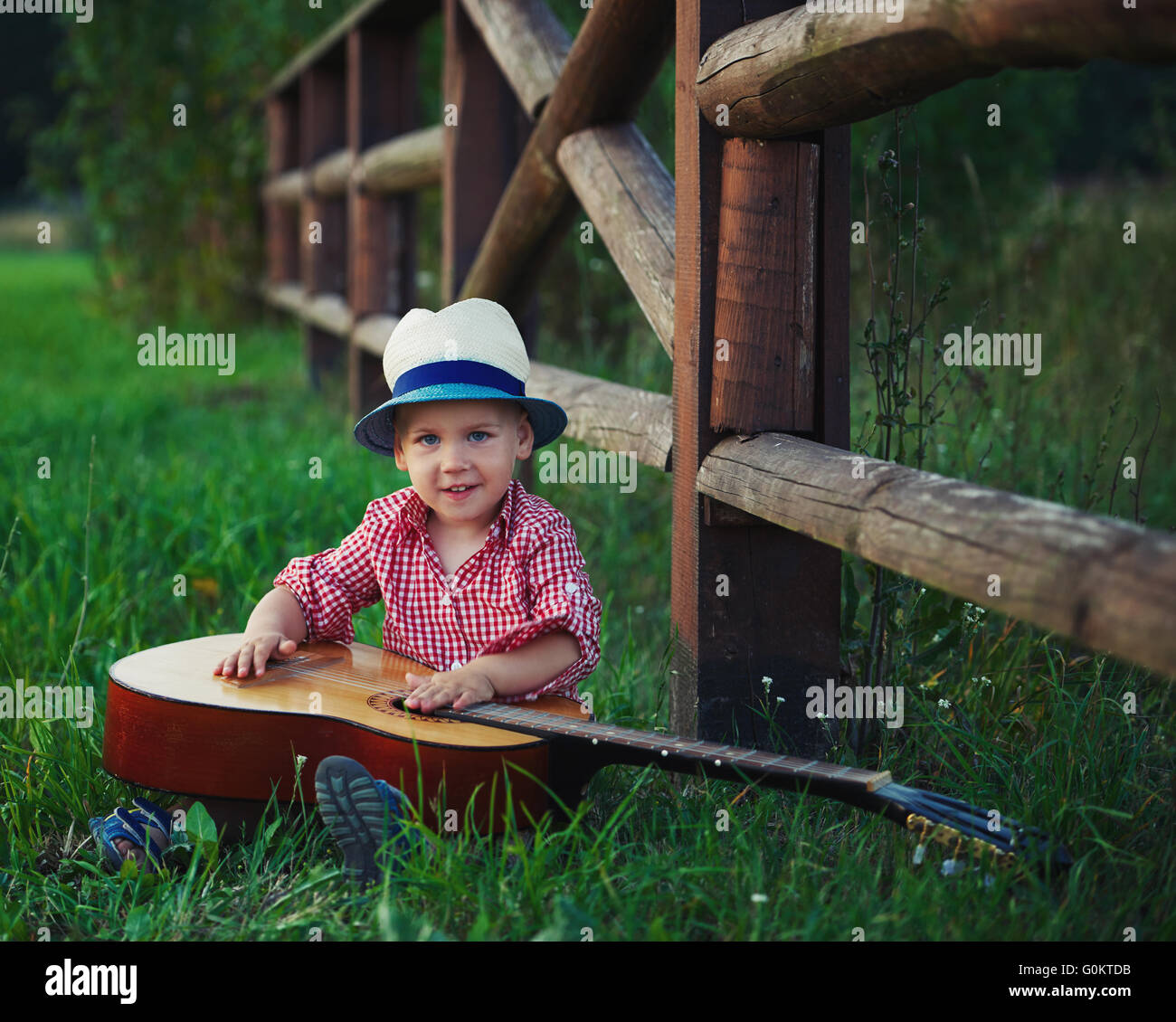 Cowboy with guitar hi-res stock photography and images - Alamy