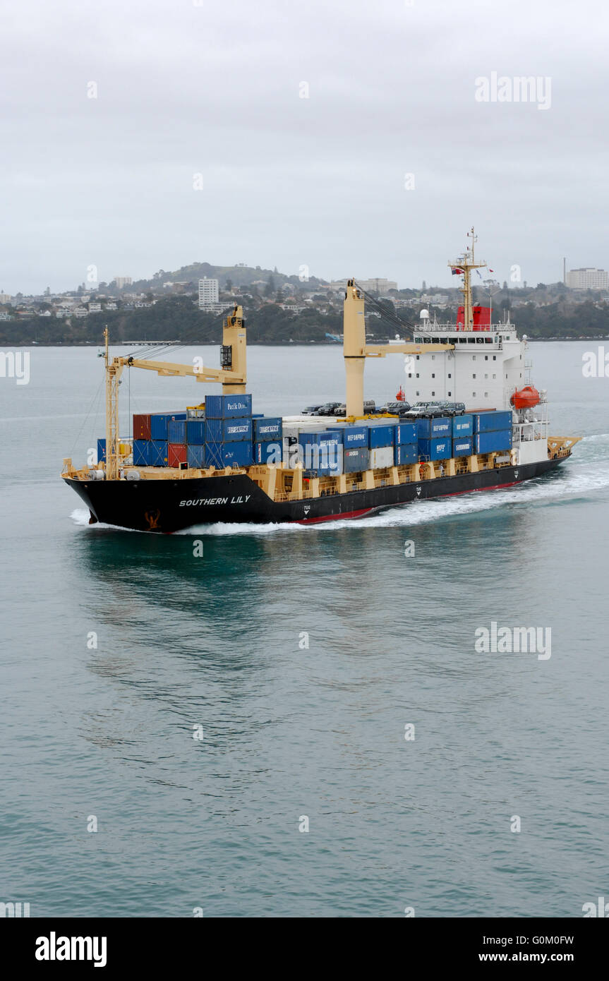 Container ship Southern Lily heads out of Auckland Harbour with ...