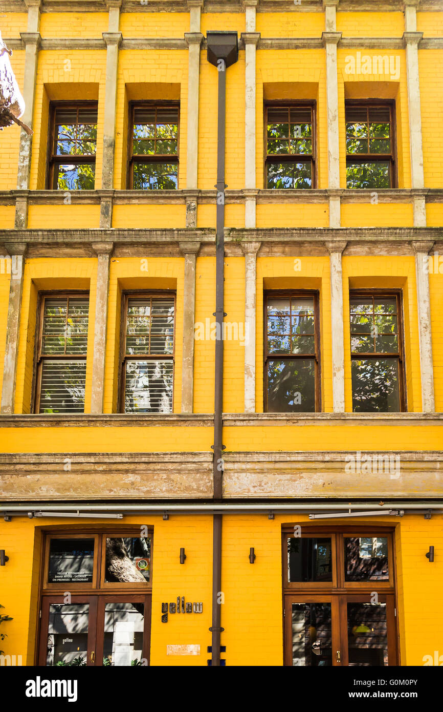Yellow restaurant sydney hi-res stock photography and images - Alamy