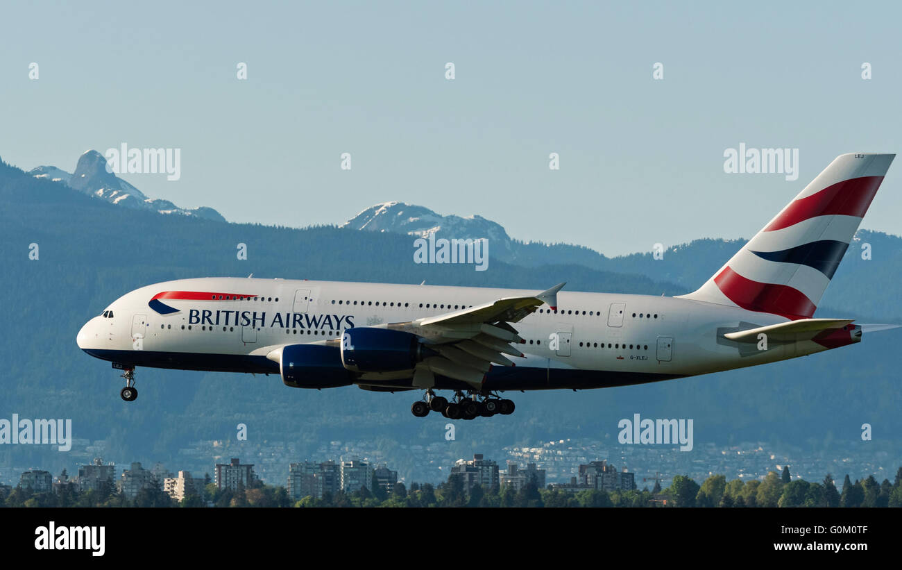 British Airways Airbus A380 G-XLEJ jet airliner final approach for ...