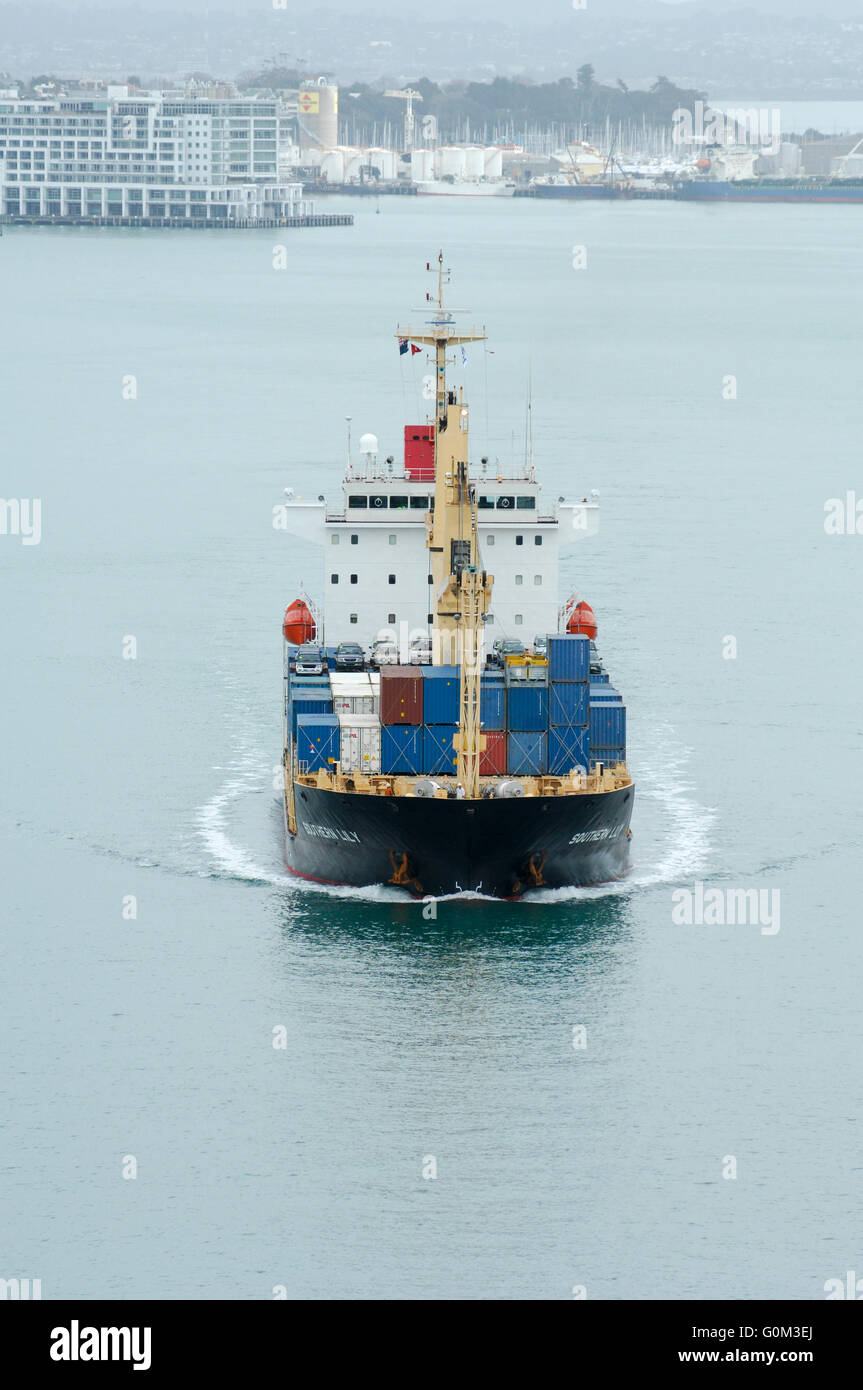 Container ship Southern Lily heads out of Auckland Harbour with ...