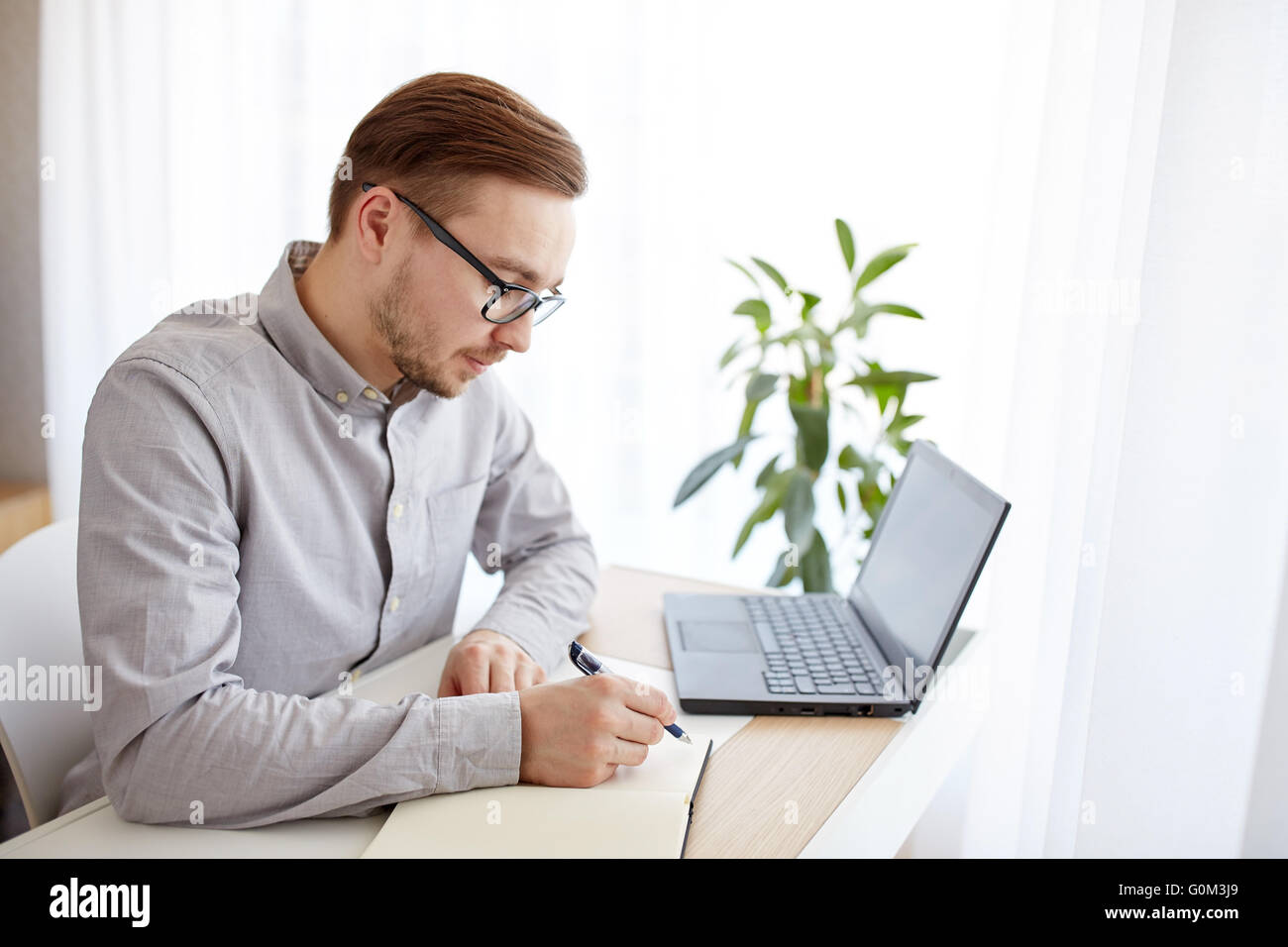 Creative writer male hi-res stock photography and images - Alamy