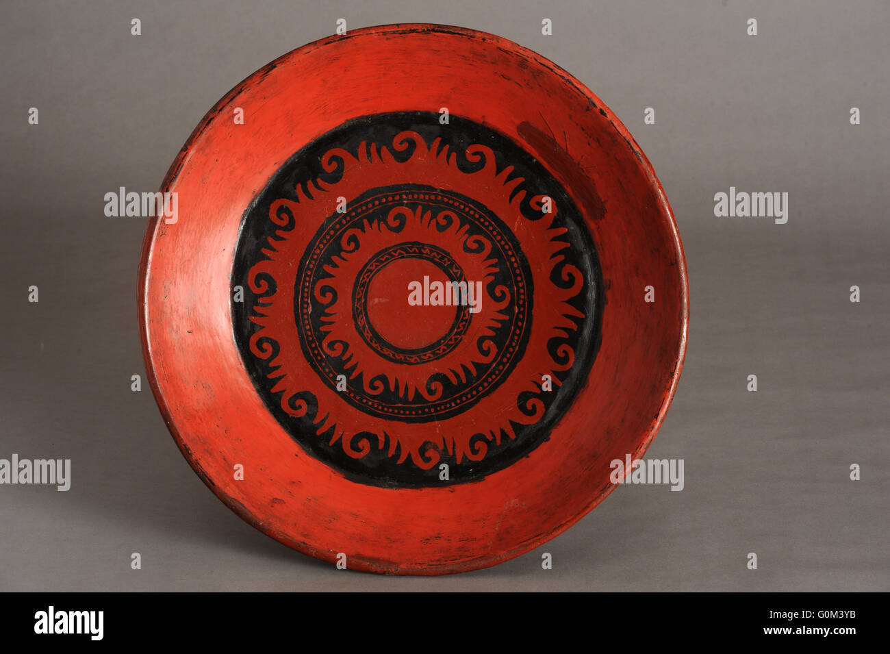 Red Burmese dish of wood Stock Photo - Alamy