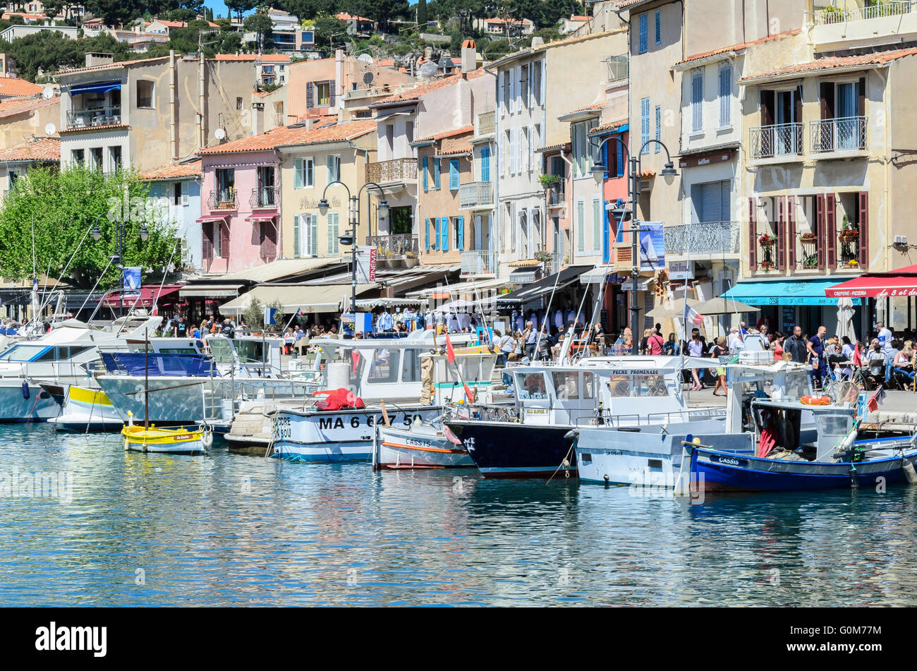 PORT DE CASSIS ET SES BATEAUX, CASSIS, BDR FRANCE 13 Stock Photo - Alamy