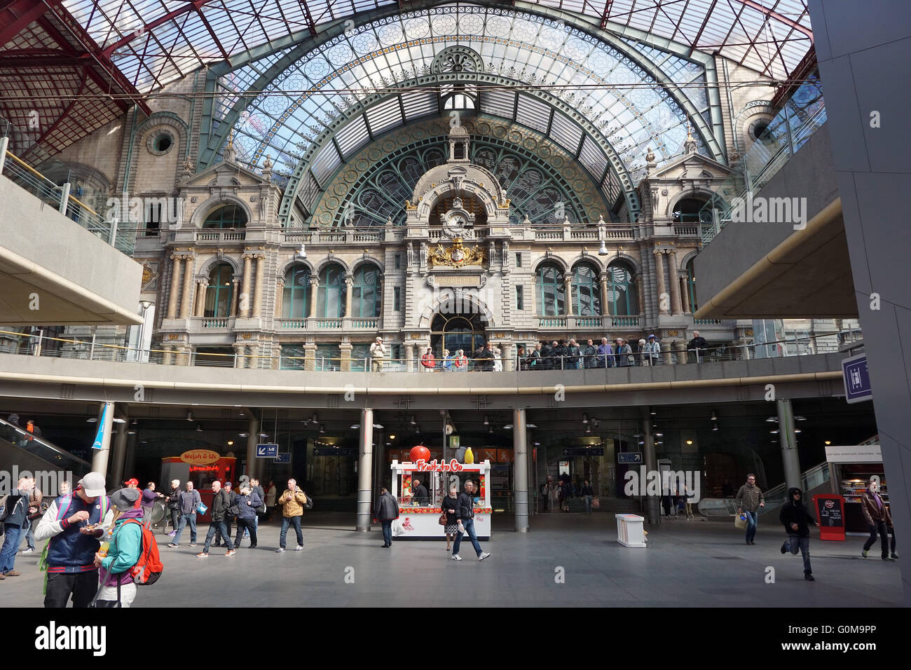 Antwerpen centraal railway station hi-res stock photography and images ...