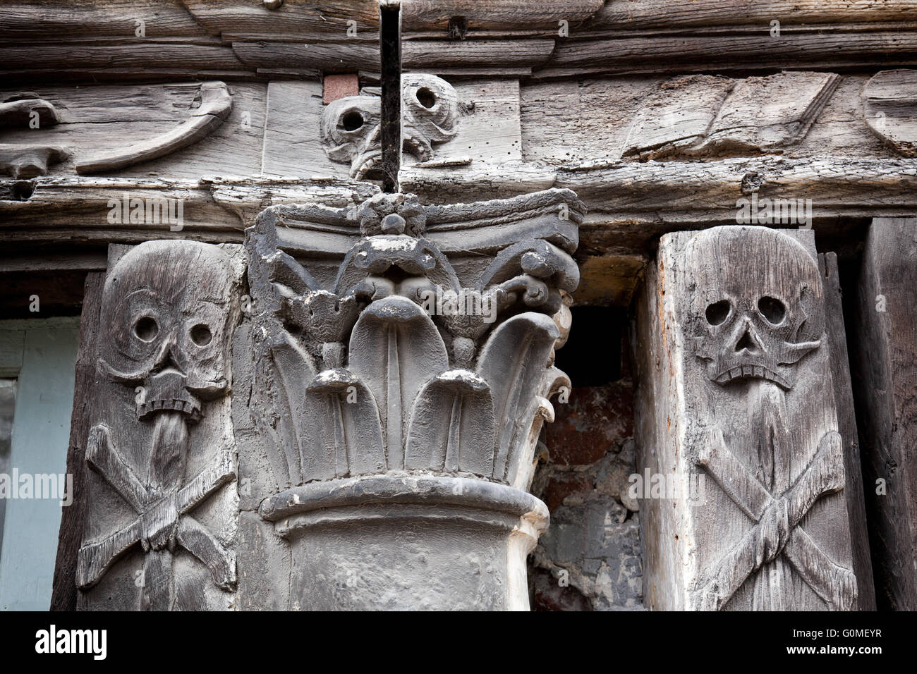 Rouen skulls hi-res stock photography and images - Alamy