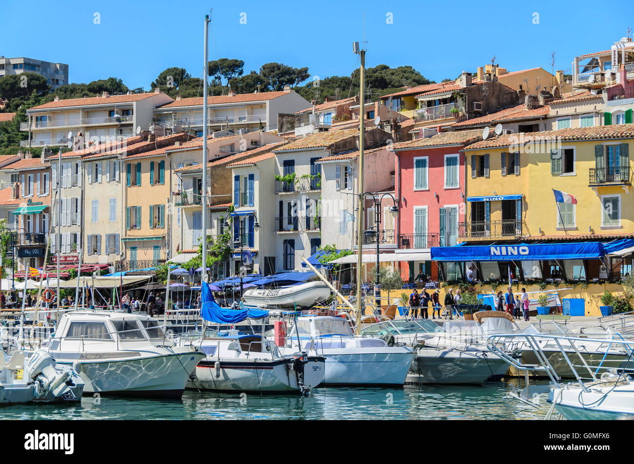 PORT DE CASSIS ET SES BATEAUX, CASSIS, BDR FRANCE 13 Stock Photo - Alamy
