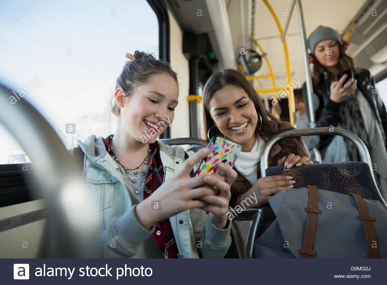 Bus girls hi-res stock photography and images - Alamy