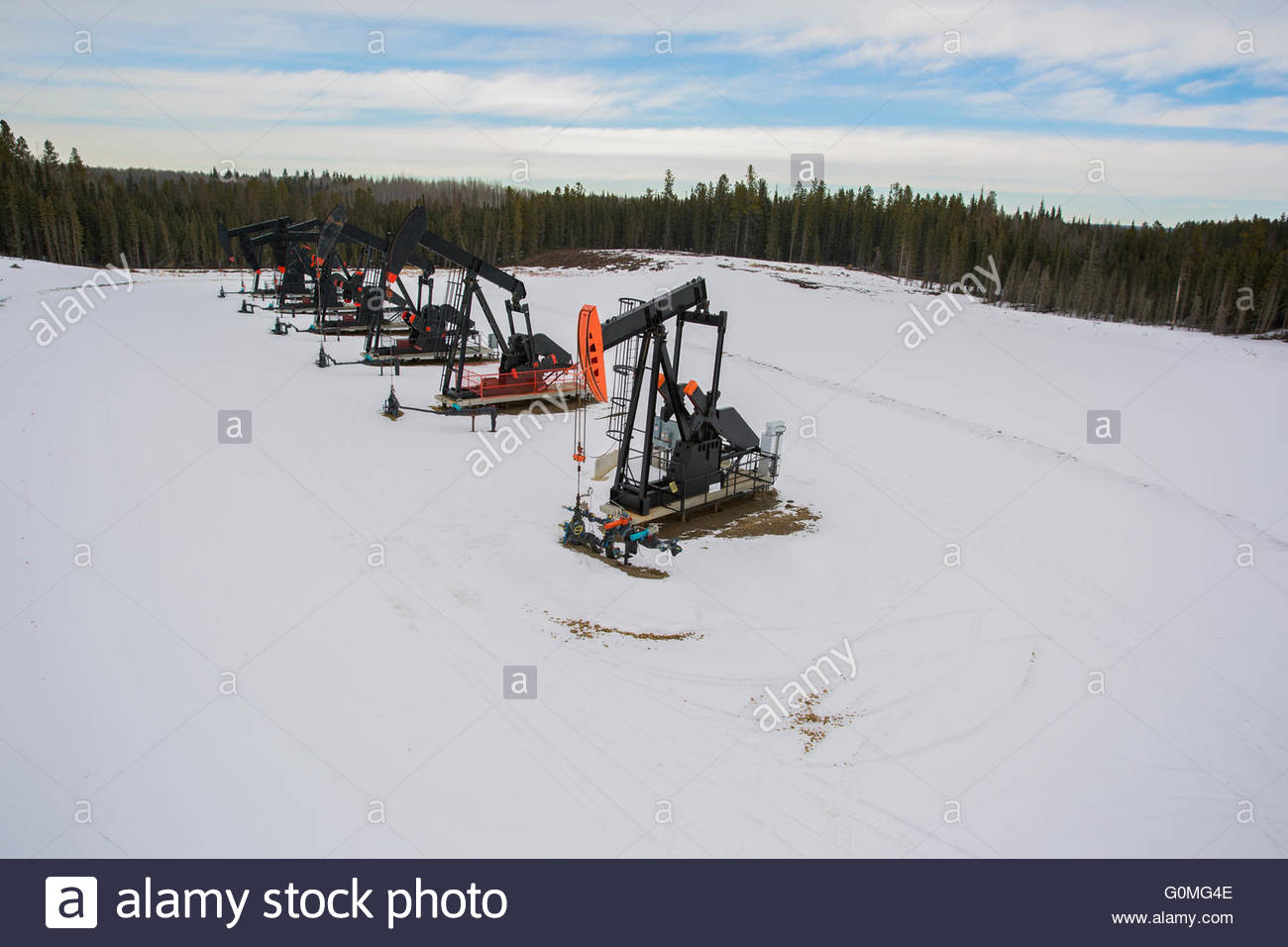 Oil rigs in snow covered hi-res stock photography and images - Alamy
