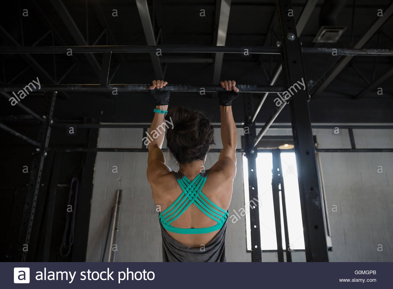 Horizontal pull ups hi-res stock photography and images - Alamy