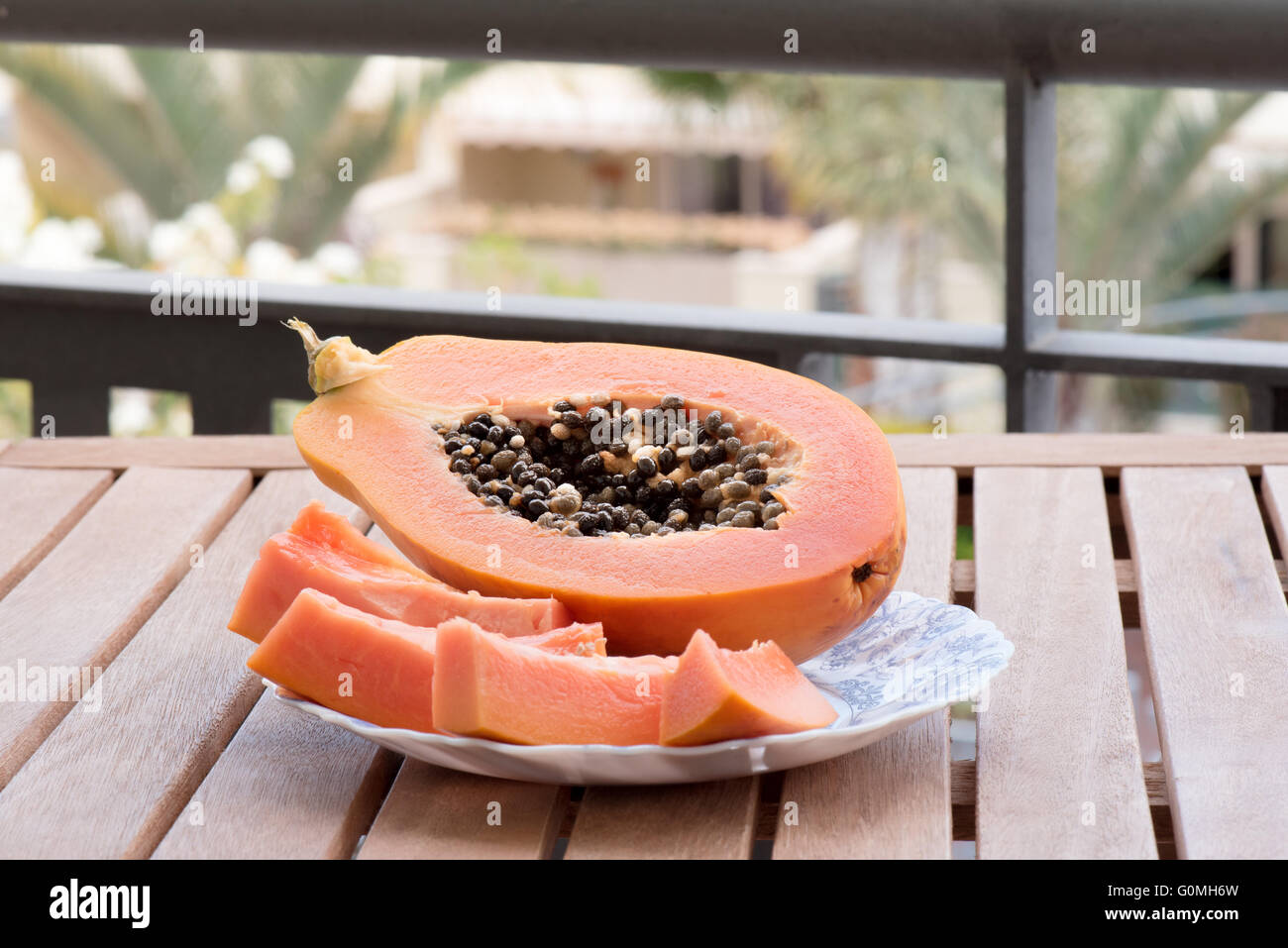 Papaya fruits hi-res stock photography and images - Alamy