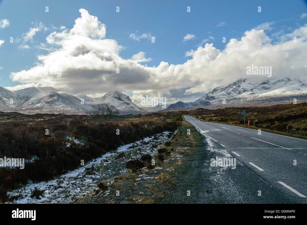 Heather on isle skye scotland hi-res stock photography and images - Alamy