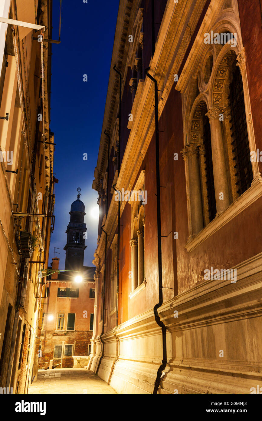 Full Moon setting in Venice. Venice, Veneto, Italy Stock Photo - Alamy