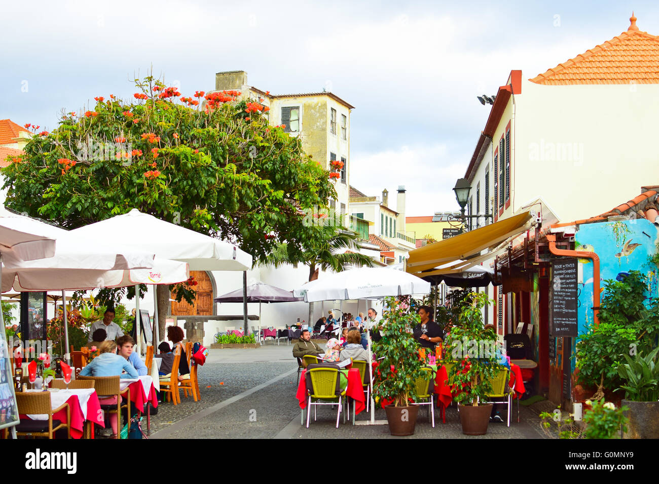 Dining out in one of historical streets of Zona Velha, Funchal's Old ...