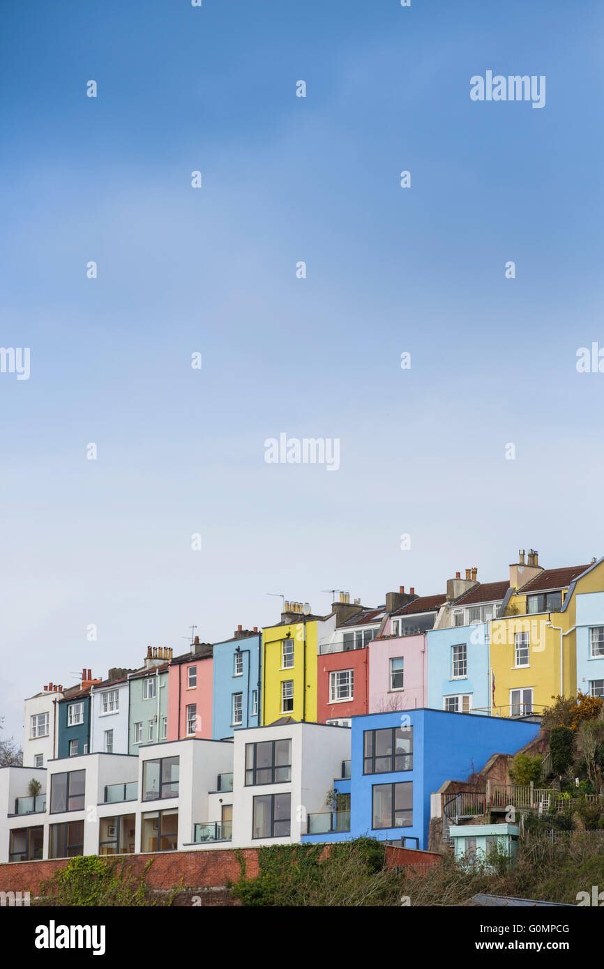 Row of white houses bristol hi-res stock photography and images - Alamy