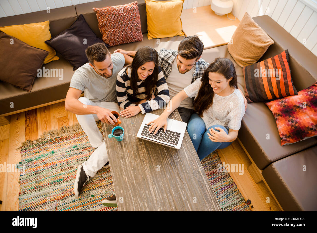 Group of friends study at the local coffee shop Stock Photo - Alamy