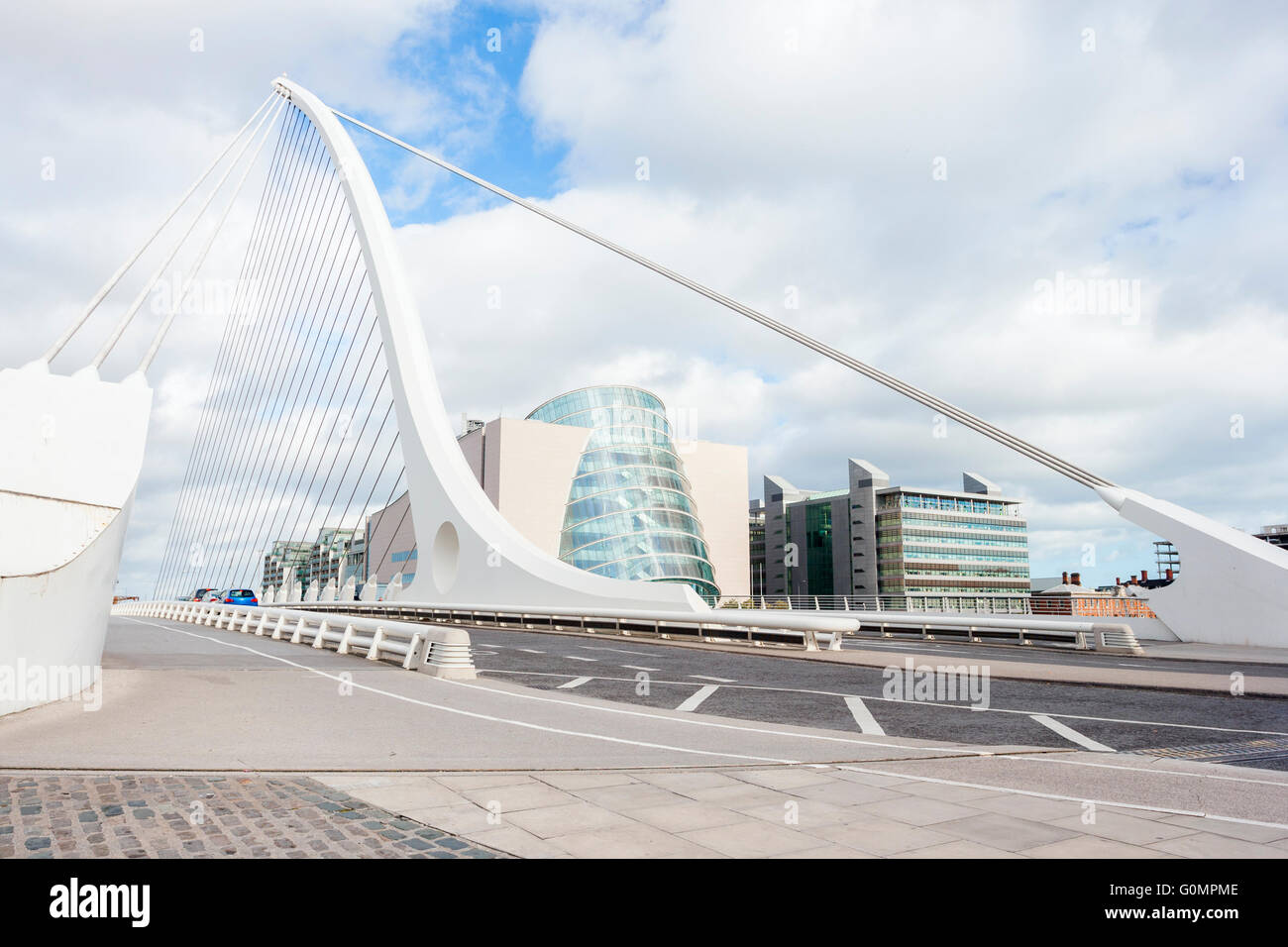 Samuel Beckett Bridge perspective in Dublin, Ireland Stock Photo - Alamy