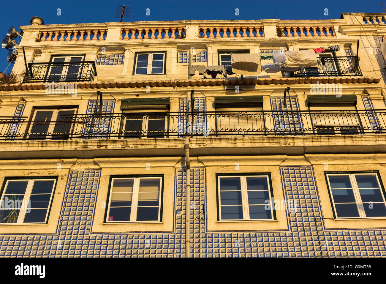 Architecture azulejo building hi-res stock photography and images - Alamy
