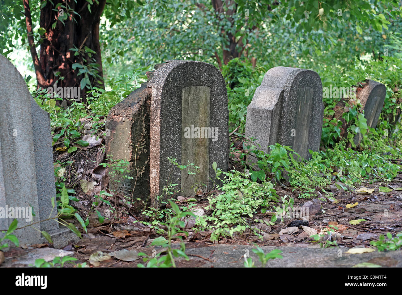 Chinese tombstones hi-res stock photography and images - Alamy