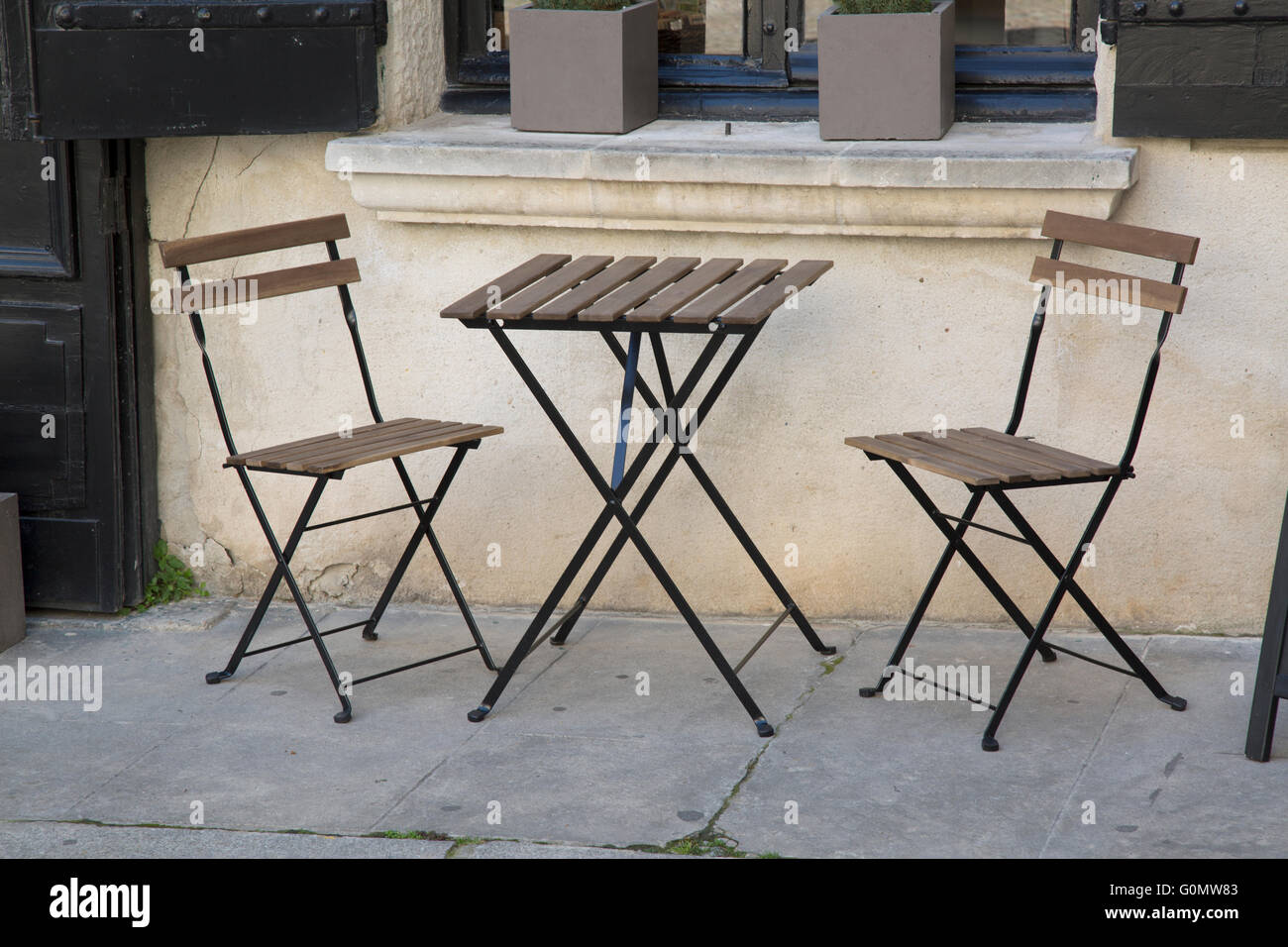 Cafe Restaurant Table and Chair on Street Stock Photo - Alamy