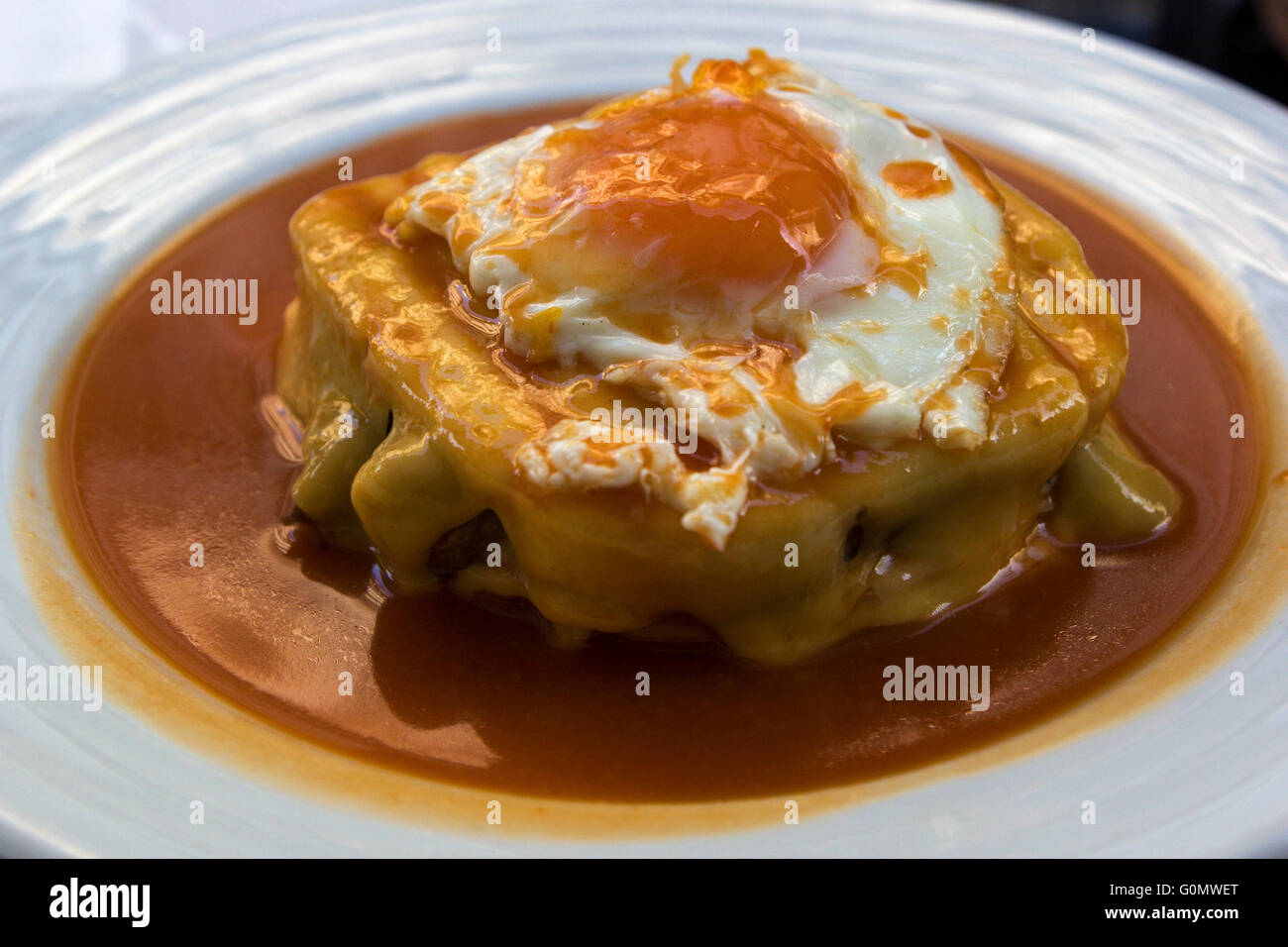 Francesinha sauce hi-res stock photography and images - Alamy