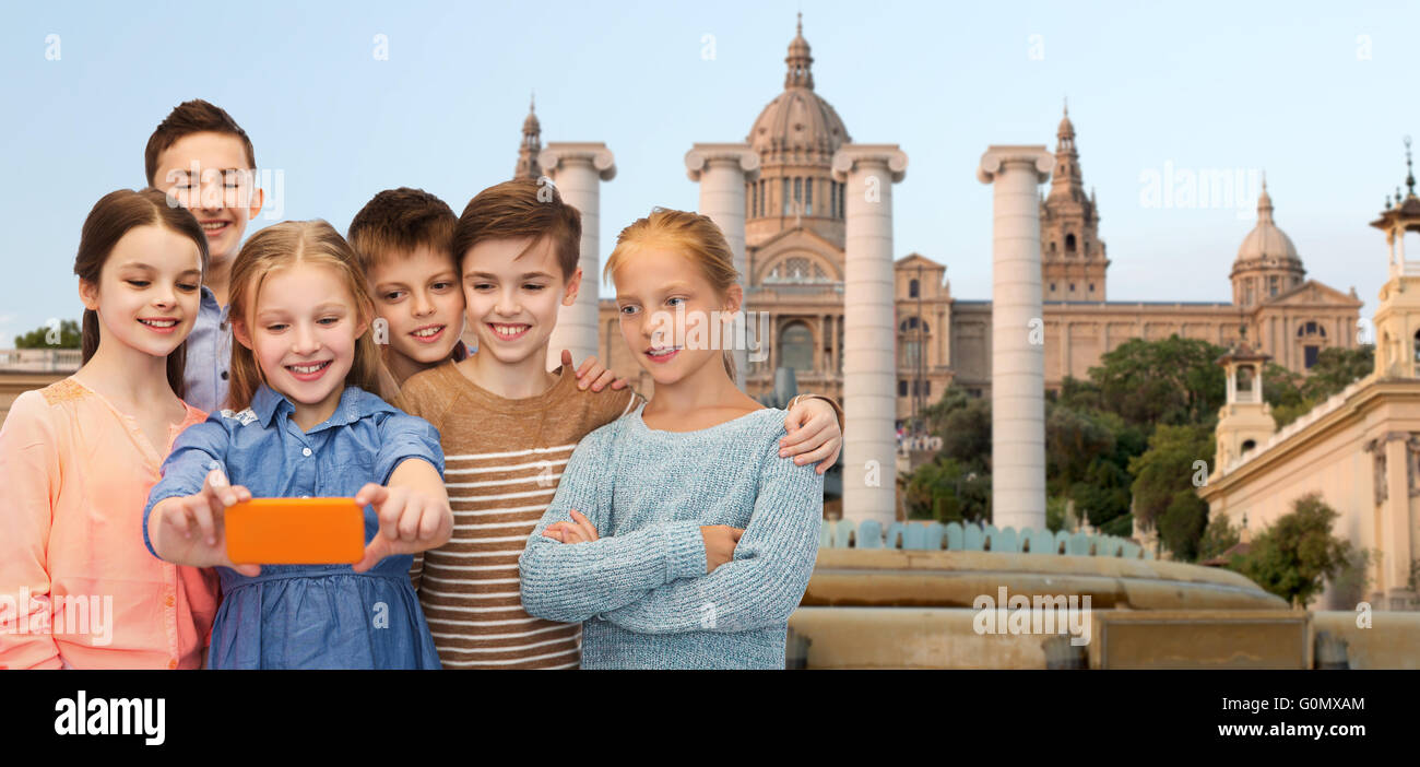 happy children talking selfie by smartphone Stock Photo - Alamy