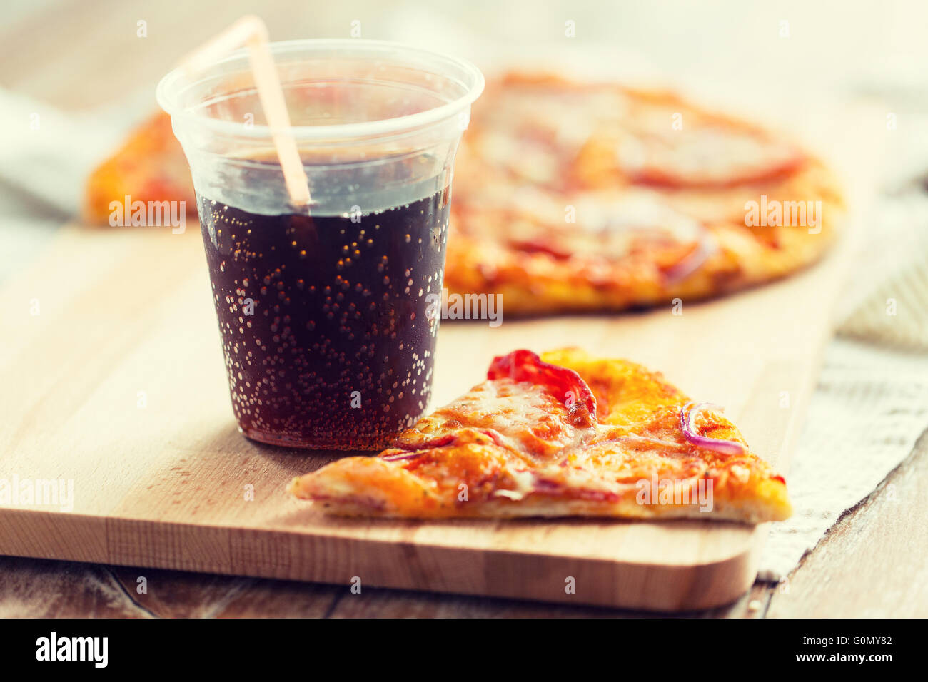 Close up pizza coca cola hi-res stock photography and images - Alamy
