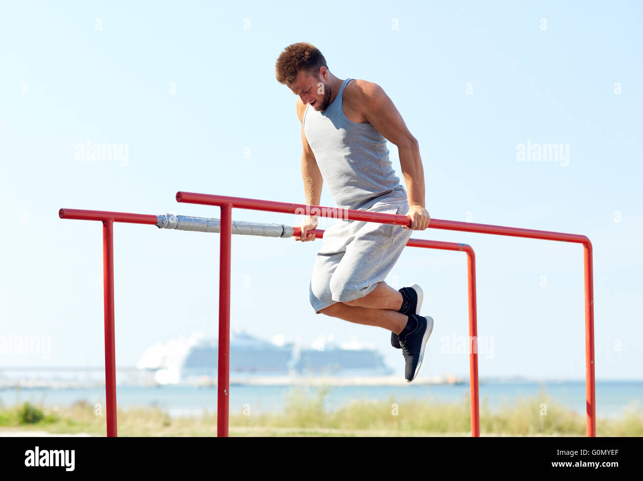 Parallel bar man hi-res stock photography and images - Alamy