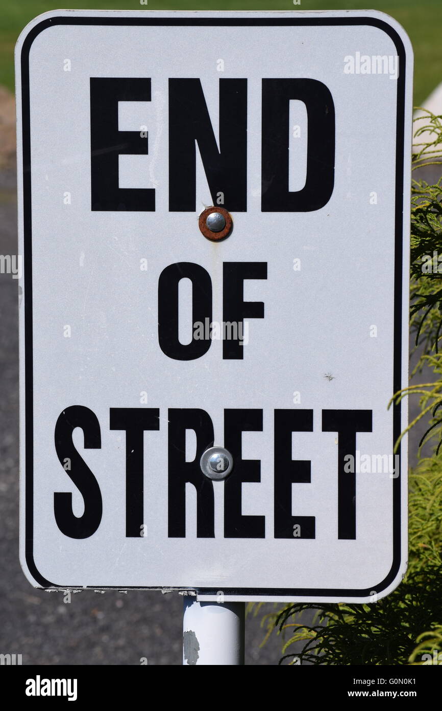 End of street sign Stock Photo - Alamy