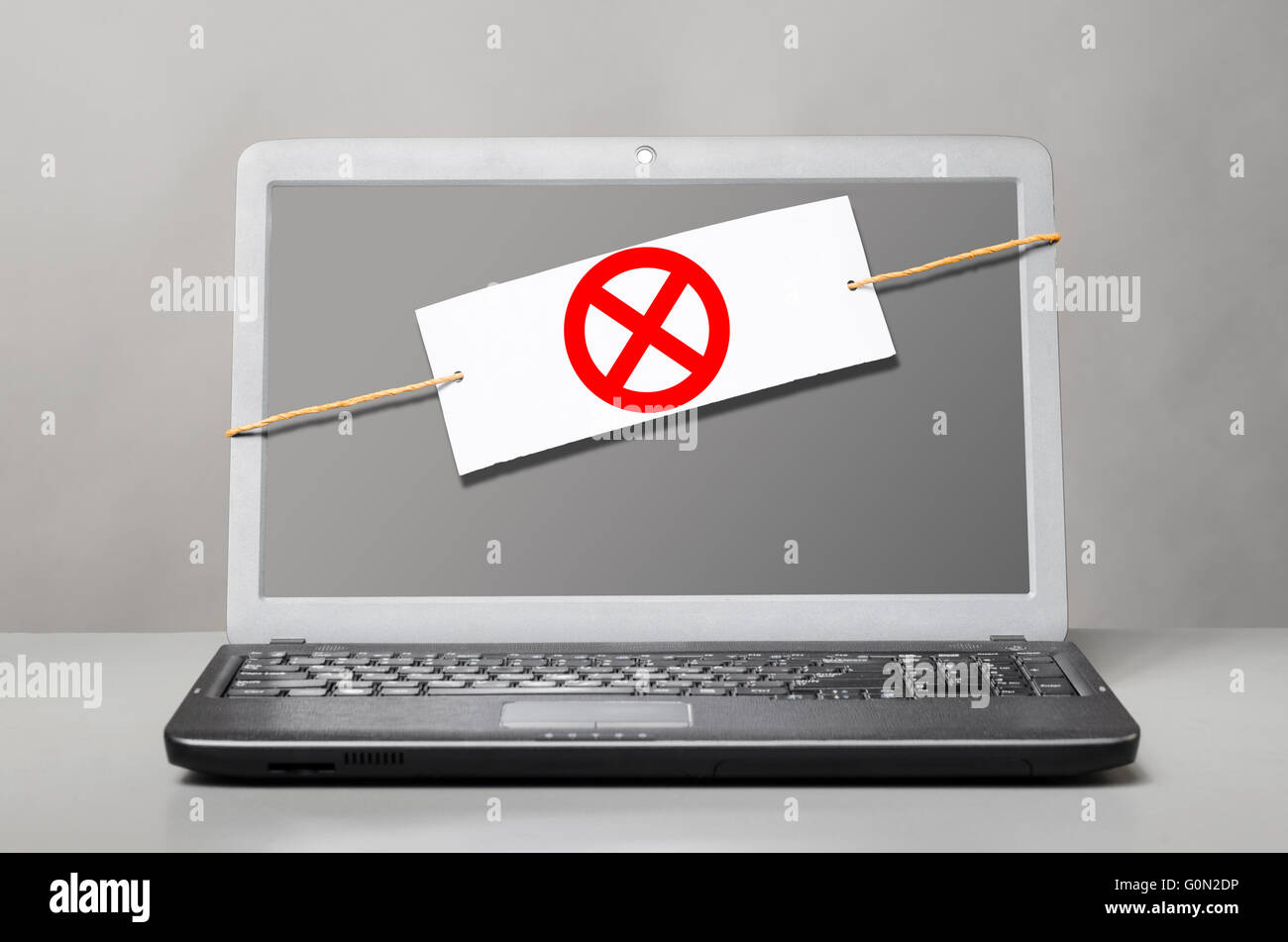 Laptop closed sign hi-res stock photography and images - Alamy