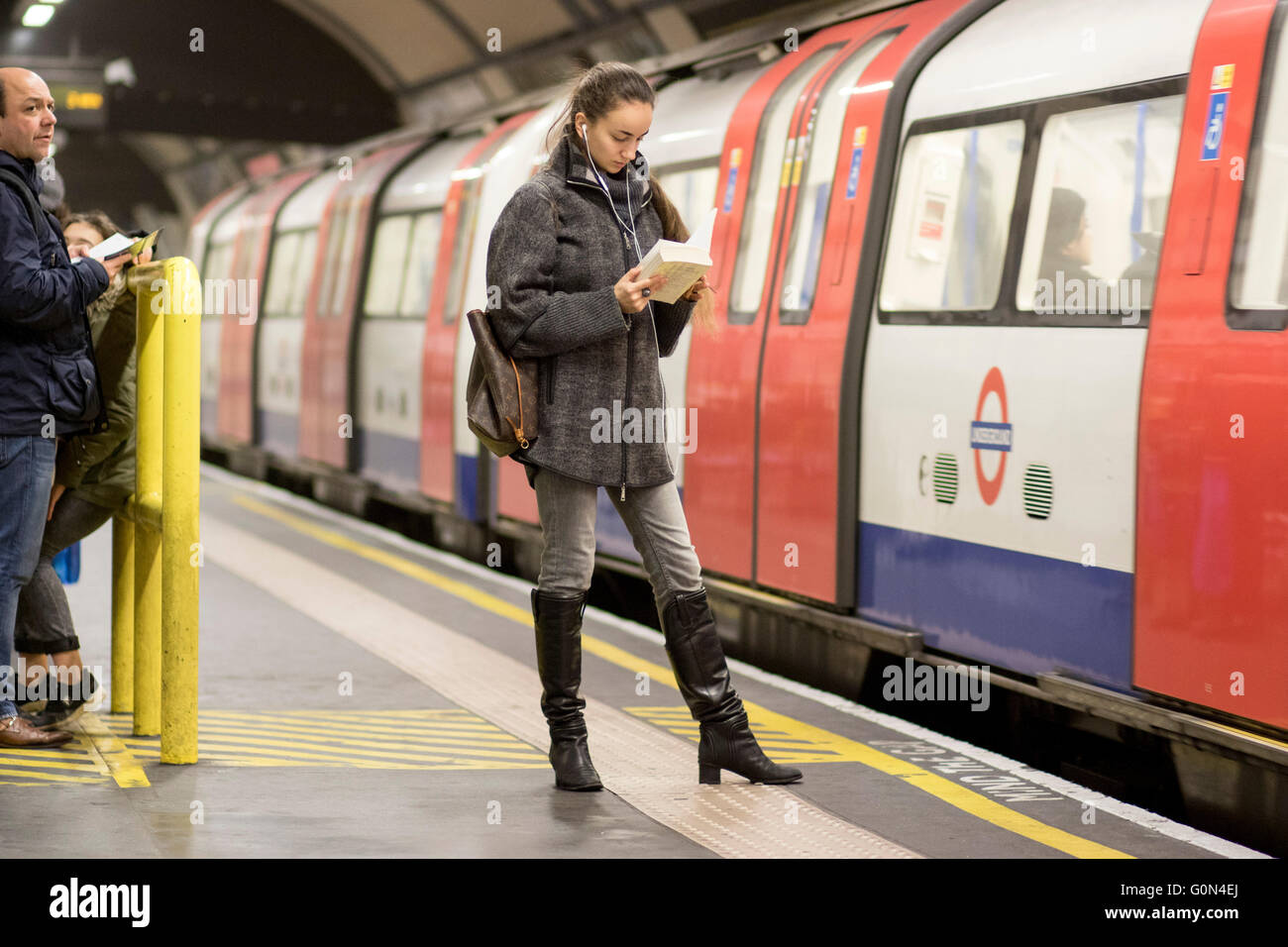Train reading book hi-res stock photography and images - Alamy