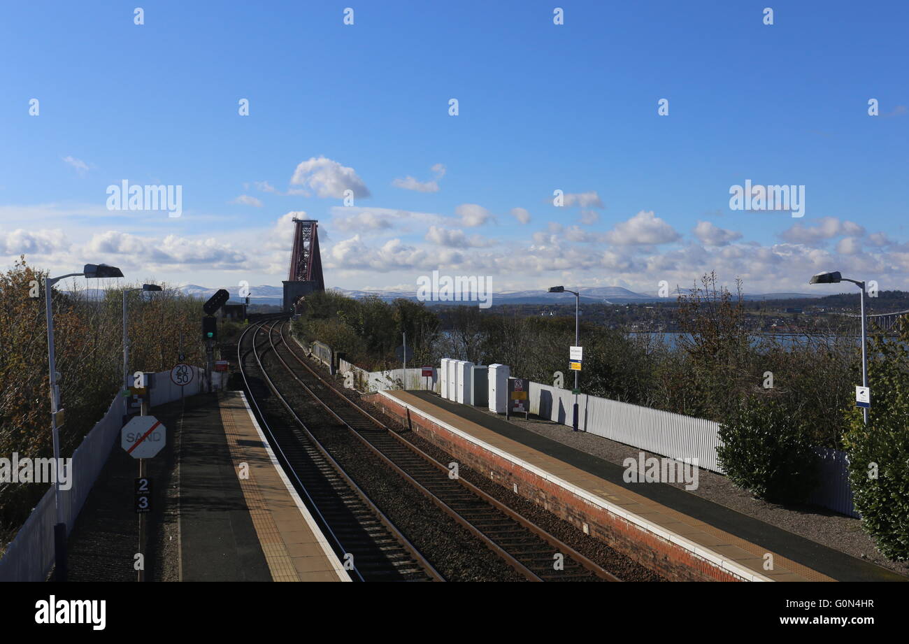 North Queensferry railway station and Forth Rail Bridge Fife Scotland ...