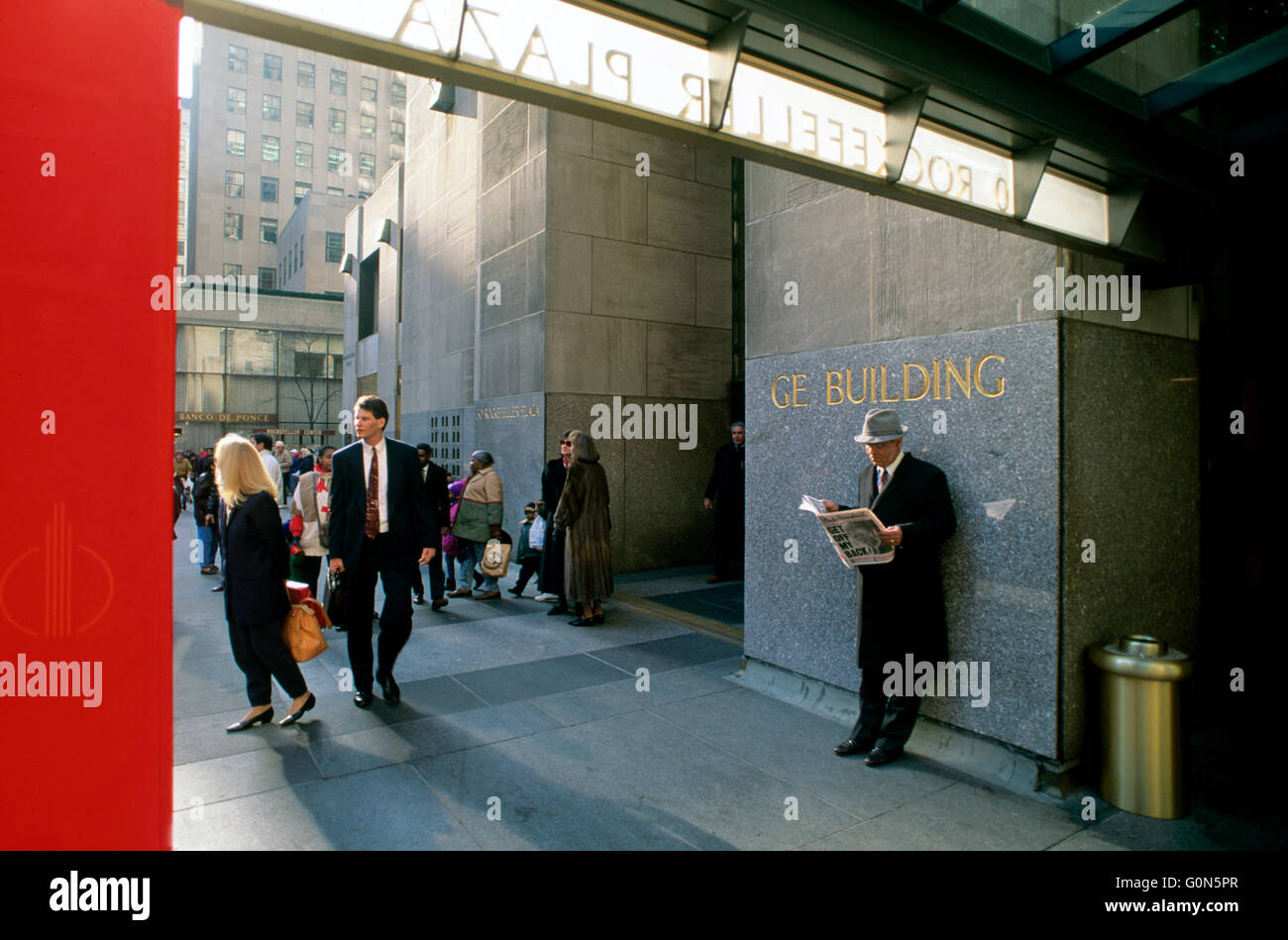 Ge building rockefeller center in hi-res stock photography and images ...