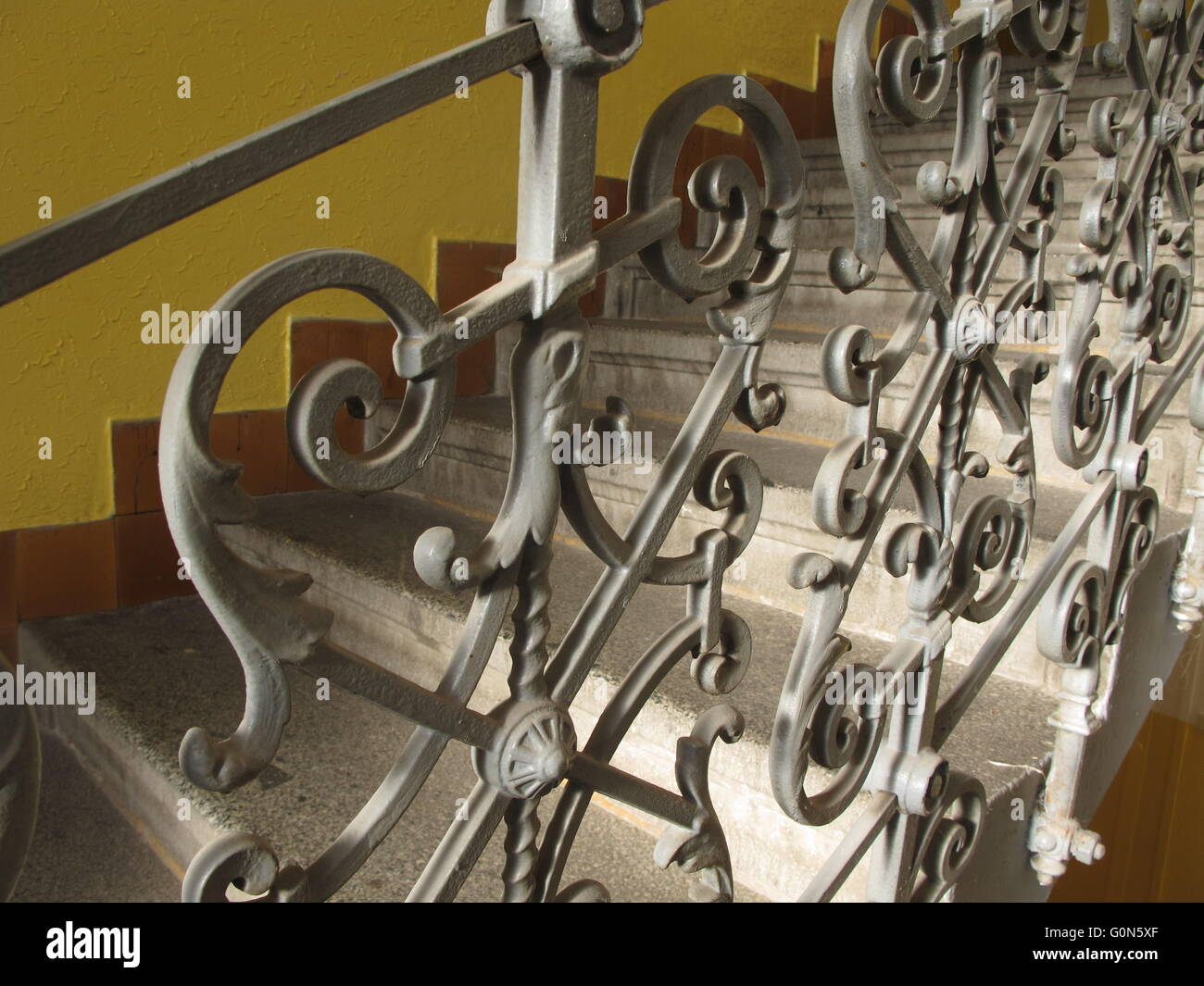 Cast iron railing hi-res stock photography and images - Alamy