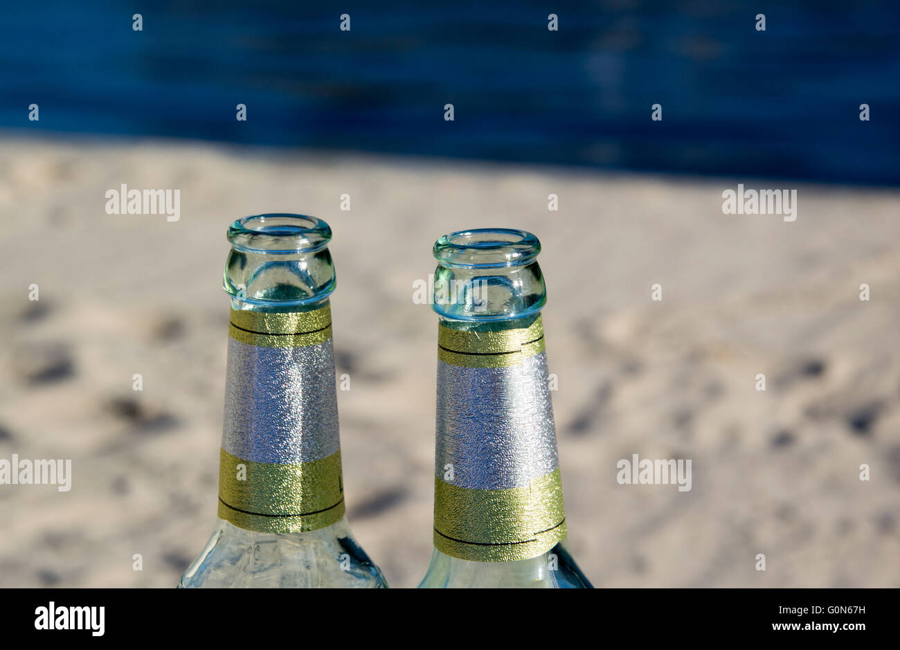 beer on a beach bar Stock Photo - Alamy