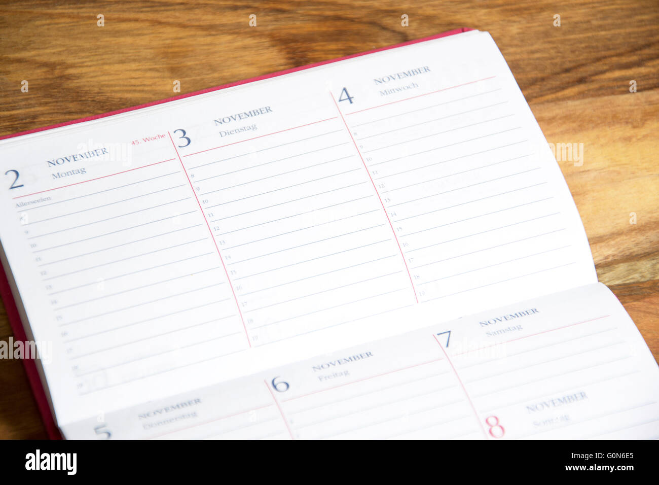 Empty calendar hi-res stock photography and images - Alamy