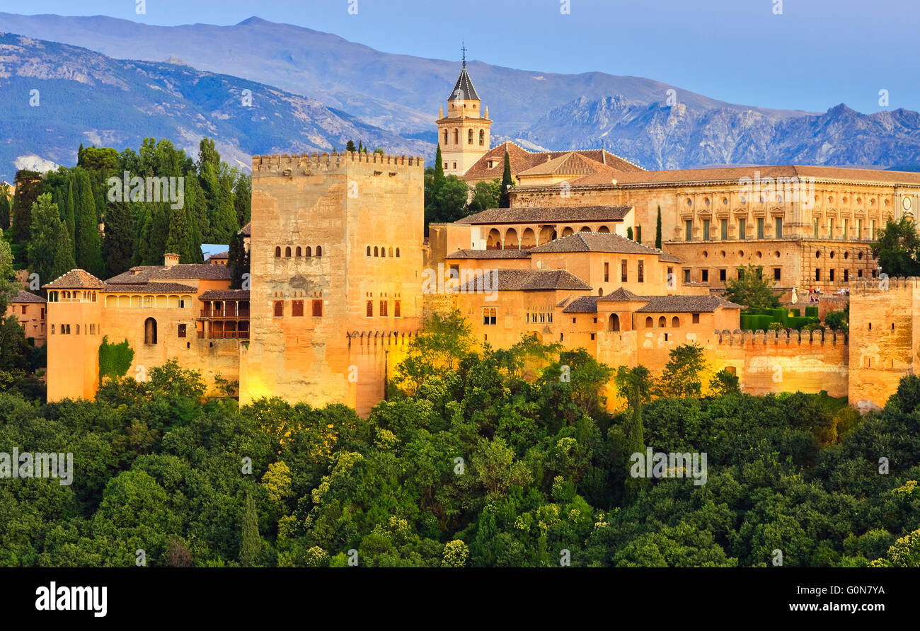 Illuminated arabic alhambra palace hi-res stock photography and images ...