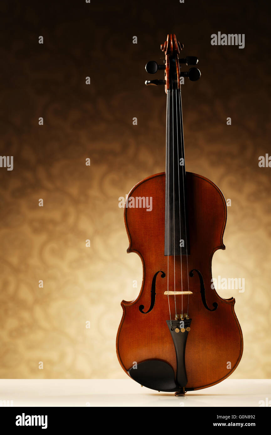 aged handmade violin Stock Photo - Alamy