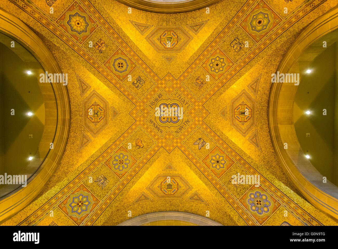 The Royal Ontario Museum (ROM), Toronto, Ontario, Canada Stock Photo ...