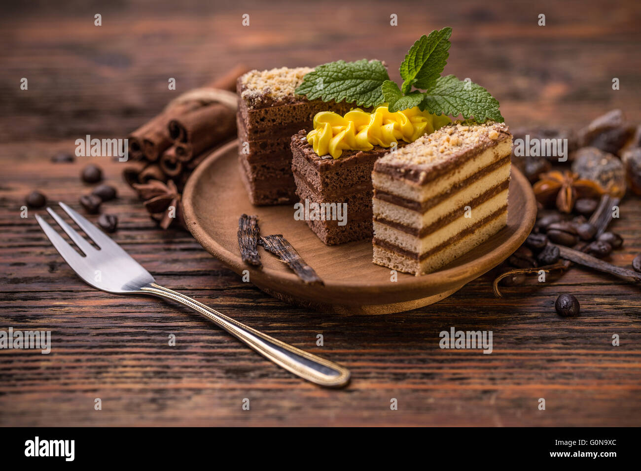 Layer cake hi-res stock photography and images - Alamy