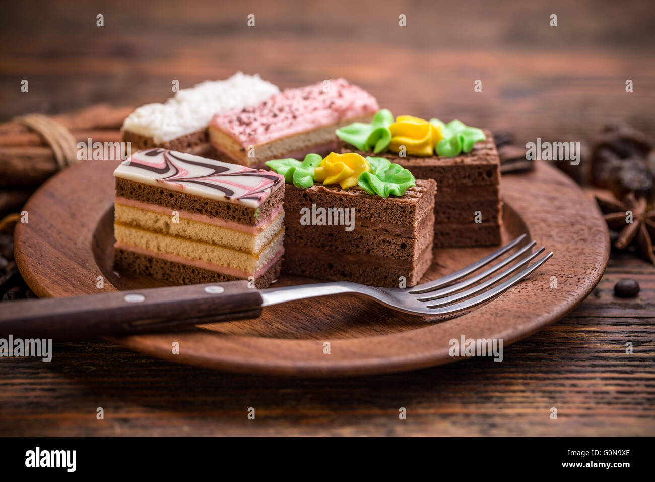 Mini cake hi-res stock photography and images - Alamy