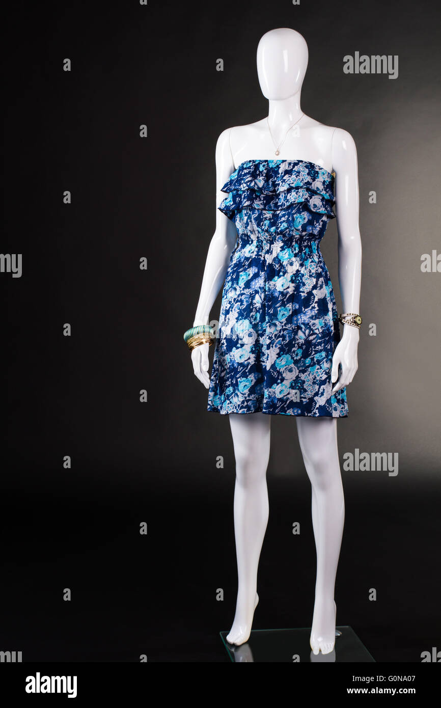 Girl without clothes hi-res stock photography and images - Alamy