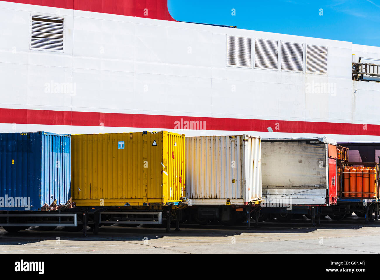 Dangerous goods shipping container hi-res stock photography and images ...