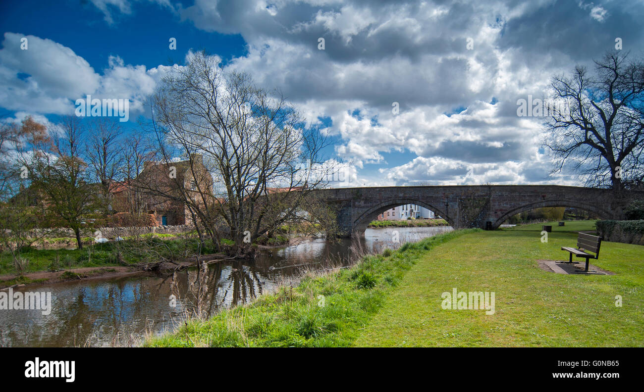 River tyne haddington hi-res stock photography and images - Alamy