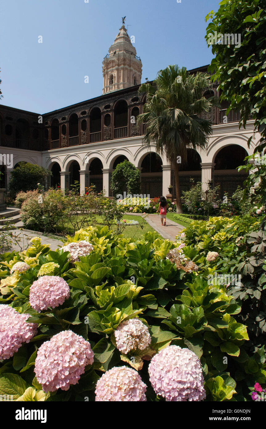 Garden inside, Courtyard, Church and Convent of Santo Domingo, Lima ...
