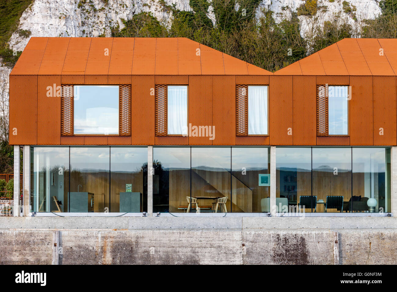 Grand designs house uk hi-res stock photography and images - Alamy