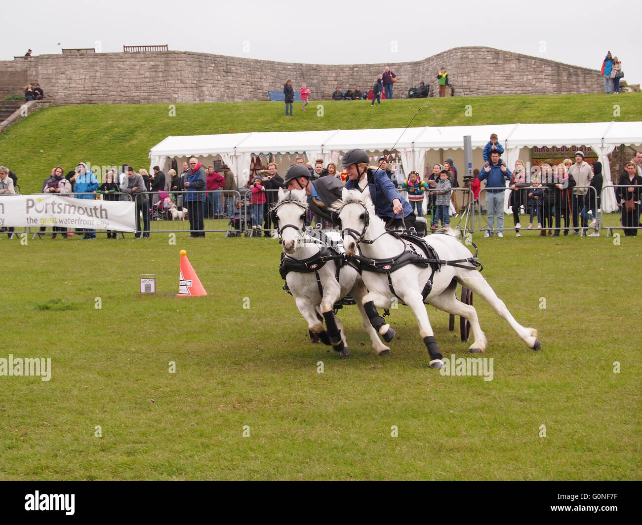 Pulling ponies hi-res stock photography and images - Alamy
