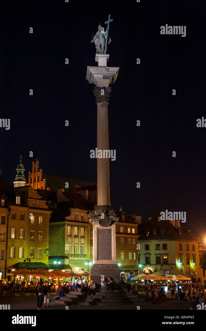 The square in front of the Warsaw Castle in the Old Town, Warszawa ...