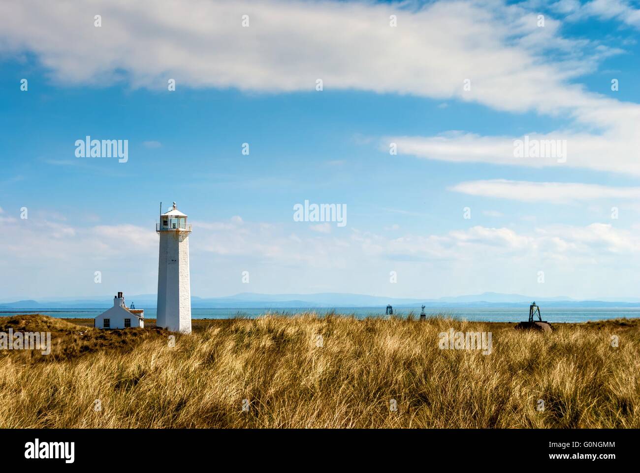 Walney lighthouse hi-res stock photography and images - Alamy
