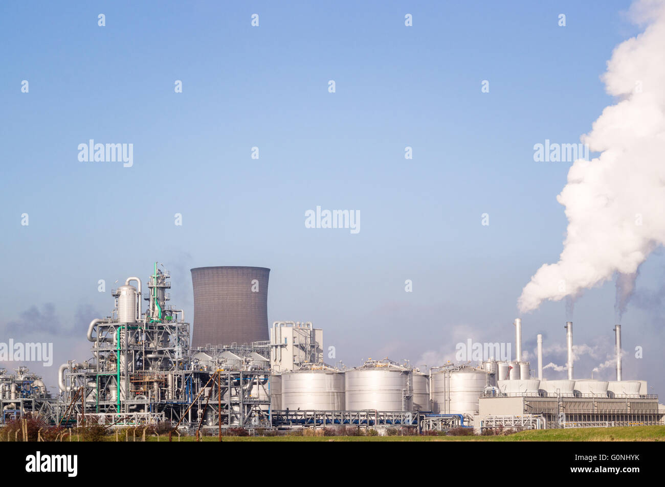 Pipework of a chemical refinery plant Stock Photo - Alamy